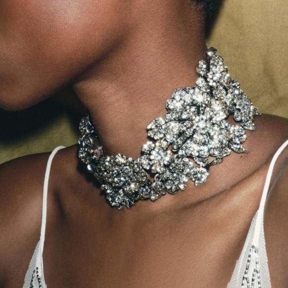 Zara | Jewelry | Zara Sparkly Floral Necklace | Poshmark
